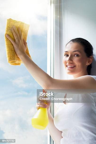 Cuci Jendela Foto Stok Unduh Gambar Sekarang Pembersihan