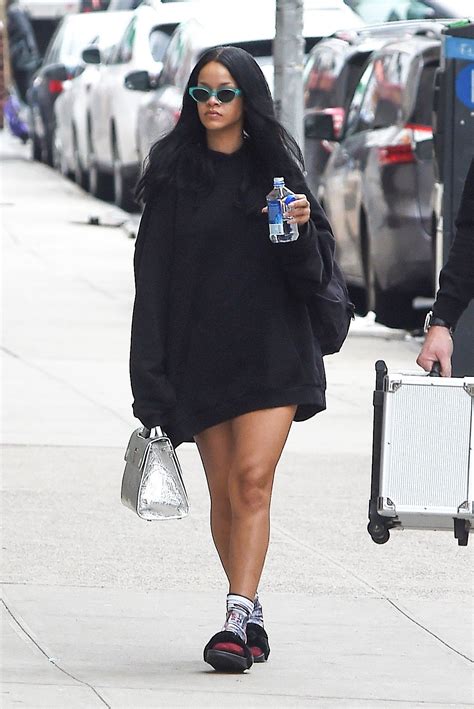 Socks With Sandals How To Wear The Divisive Trend In 2021 Glamour