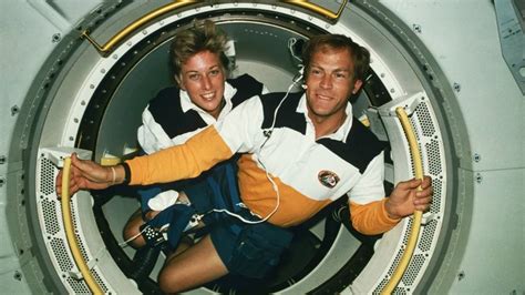 Is Sex In Space Possible Sure But It May Be More Awful Than Orgasmic Experts The Ugly Minute