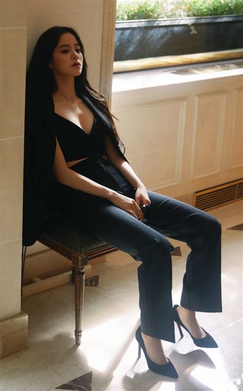 欧阳娜娜穿吊带小背心展示青春曼妙身材16 名腿网