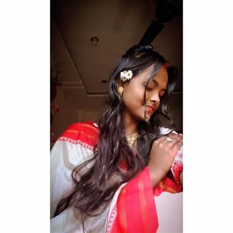 Moumita Pal💫 (@moumita_official_62) • Threads, Say more