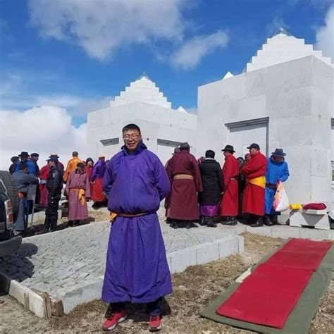 Гомбожав Оюунхүү