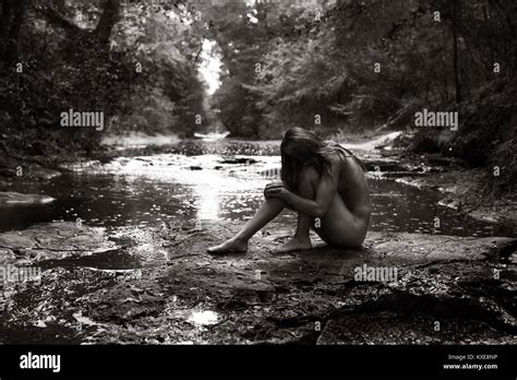 Mujer Desnuda En El Exterior Fotograf A De Stock Alamy
