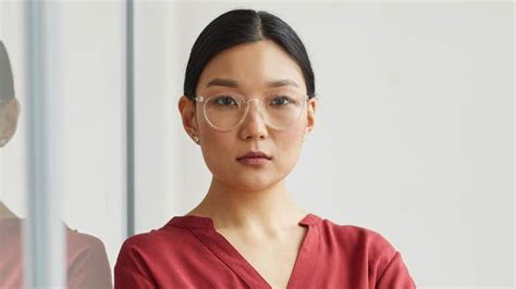 9 Subtle Habits To Make People Instantly Follow And Listen To You