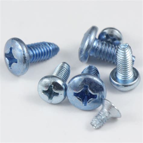 Triangular Tooth Screw Industrial Fastening Solution With 40 Higher Grip Strength