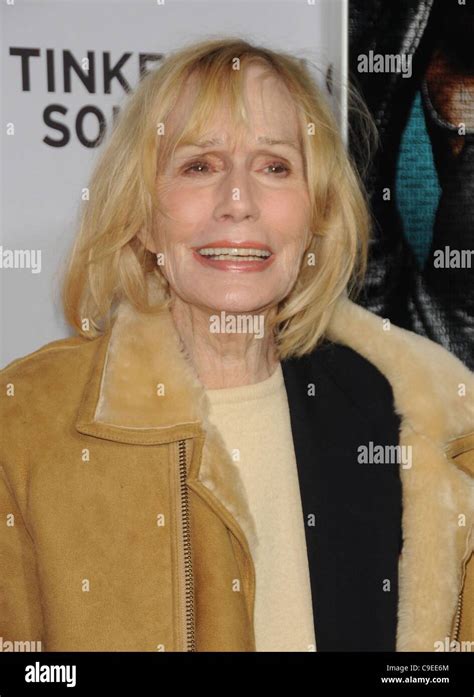 Sally Kellerman Duschszenen Aus Mash