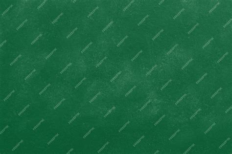 녹색 칠판 질감 배경 학교 아이 벽지로 돌아가기 위한 개념 흰색 분필 텍스트를 만드는 데 사용할 수 있습니다 프리미엄 사진