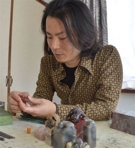 「印鈕」の技 孤高の光 日本、中国で活躍する田中愛己さん｜ アルトネ