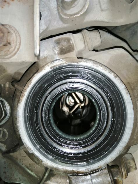 Замена сальника правого переднего привода — Mazda CX-5 (1G), 2 л, 2015 ...