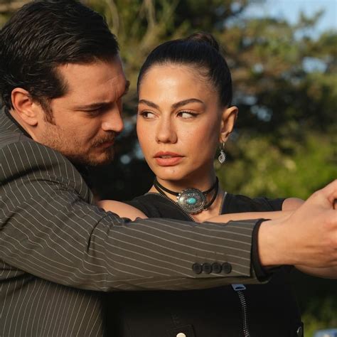 Turkish მე მგონია ეშრეფმა უკვე იცის რომ ნისანსა და ჩიღდემს შორის რაღაც ხდება მაგრამ