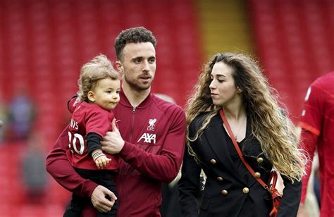 عالم الرياضة يودع ديوغو جوتا في مراسم مهيبة وأجواء حزينة صور Rt Arabic