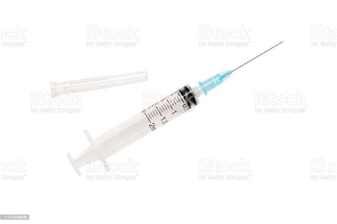 바늘을 위한 플라스틱 포탄을 가진 주사기 2 Ml 주사기 클로즈업 흰색 배경에 격리 건강관리와 의술에 대한 스톡 사진 및 기타 이미지 건강관리와 의술 과학 날씬한