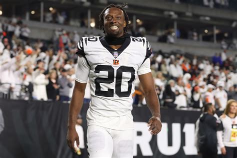 Brittany Matthews Trolls Eli Apple After Cancun On 3 Tweet