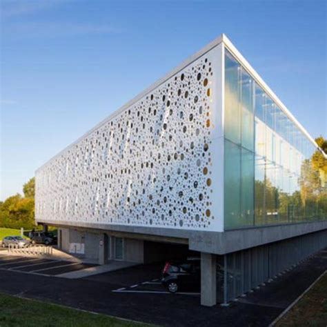 White Cec 01 Corian External Cladding Thickness 12mm At Best Price In