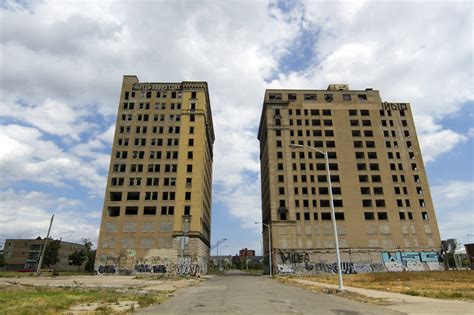 Lens On Detroit Red Wings Arena To Transform Impoverished Cass