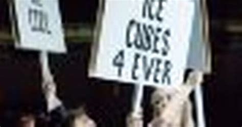 Review Sex Chips And Rock N Roll Manchester Evening News