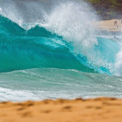 Beautiful Waves In Honolulu Cool Places To Visit Worldwide