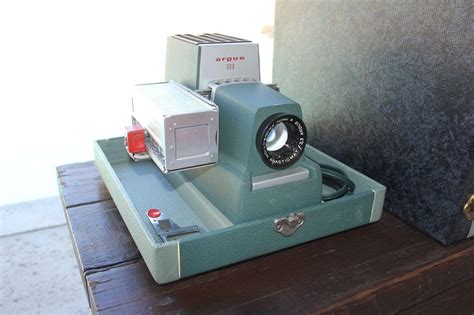 Vintage Argus 300 Slide Projector 1880668343