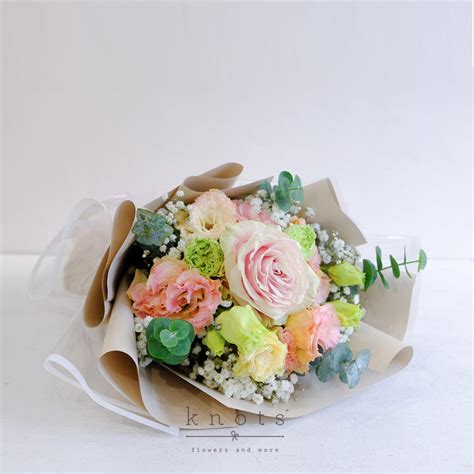 Savannah Pink Ecuadorian Rose Bouquet Knotsph