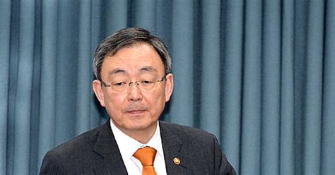 경제관계장관회의 참석한 최성준 방통위원장