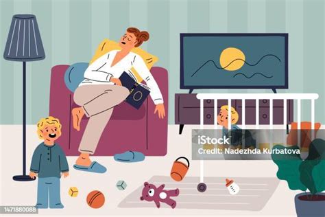 피곤한 잠자는 어머니 과로 한 엄마 깨어있는 자녀들아 우는 유아 흩어져있는 어린이 장난감 축적 된 피로 안락의자에서 낮잠을 자는 지친 여자 지저분한 방 화려한 벡터 개념