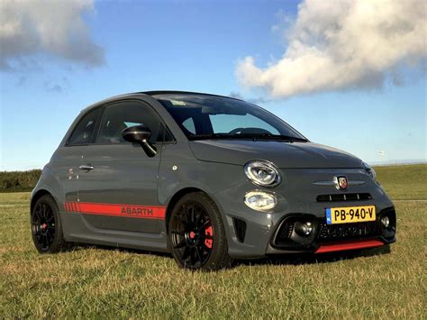 Abarth 695 Wallpapers