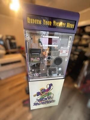Chuck E Cheese Ticket Muncher Machine Lights Up One Side Functioning