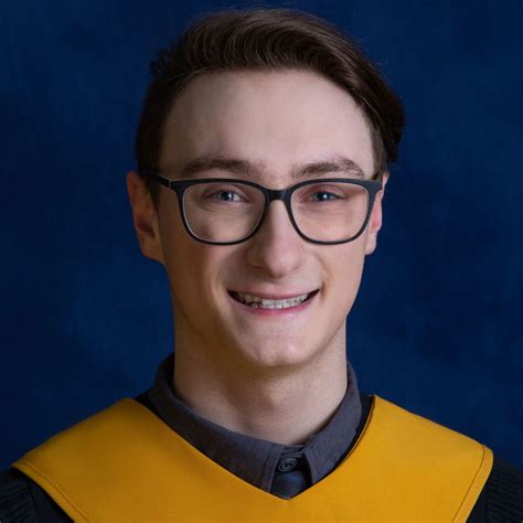 Simon Dumalski Medium