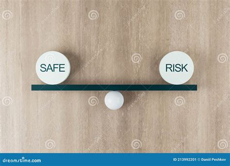 Safe Weight Lifting Manual With Correct And Incorrect Ways Flat Vector Illustration Isolated On