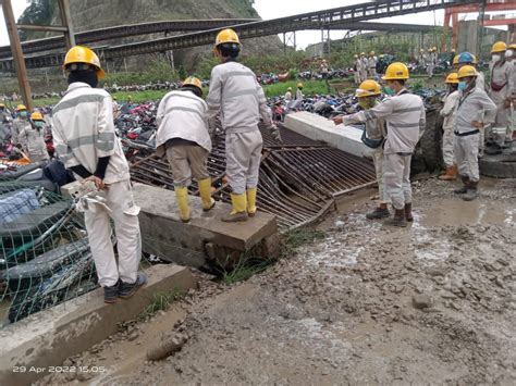 Lagi Tes Simper Operator Loader Pt Imip Gilas Puluhan Motor Di Area Parkir