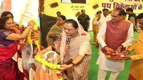 पथ विक्रेताओं का मध्य प्रदेश के विकास में महत्वपूर्ण योगदान मुख्‍यमंत्री शिवराज सिंह चौहान