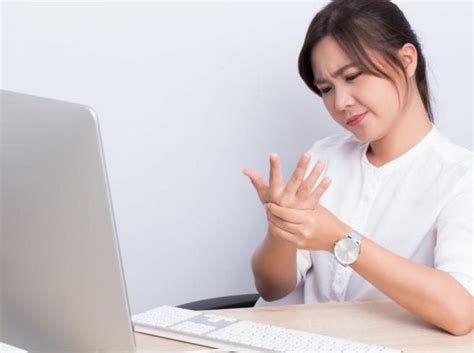 Tangan Kebas dan Kesemutan, Apa Penyebabnya? - Lamina Rehab - Klinik Rehabilitasi Medik