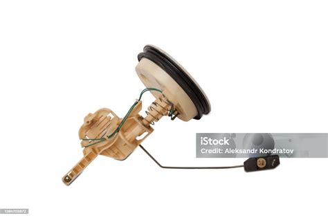 흰색 고립 된 배경에 자동차 연료 게이지 차량에 사용되는 예비 부품 카탈로그 연료 탱크에 대한 스톡 사진 및 기타 이미지 연료 탱크 예비 부품 테크놀로지 Istock