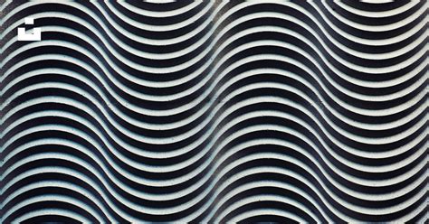 흰색과 검은 색 스트라이프 텍스타일 사진 Unsplash의 무료 올랜도 이미지