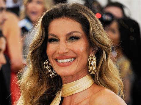 Gisele Bündchen Models In Beachy Louis Vuitton Ad Candid Photos
