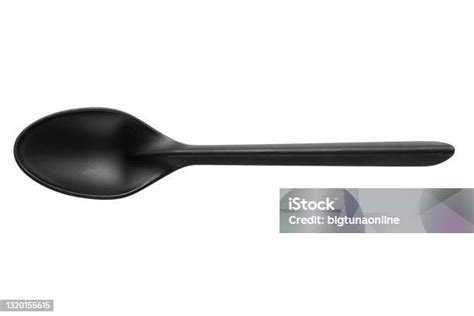 흰색 배경에 고립 된 검은 플라스틱 숟가락 클리핑 경로로 격리된 일회용 식기 세트입니다 0명에 대한 스톡 사진 및 기타 이미지 0명 가정용 장비 개인 장식품 Istock