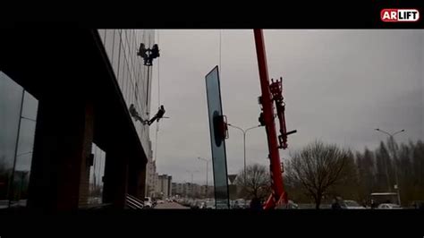 Монтаж крупногабаритного стекла porn video on BrownPorn