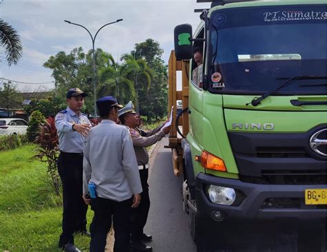 Tim Gabungan Tertibkan Angkutan Langgar Jam Operasional
