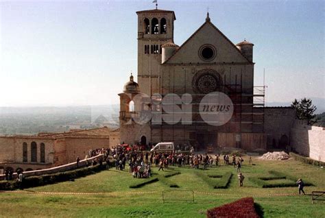 Terremoto Del 97 Assisi Non Dimentica Messa In Memoria Delle Vittime