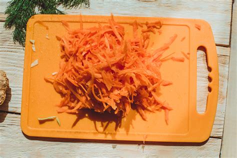 음식 Ingridients 당근 양파 생강 나무 배경에 고기 스튜 조리법 콩에 대 한 요리 음식을 준비 하는 과정에서 단계입니다 홈메이드 건강 식품의 개념입니다 건강한 생활