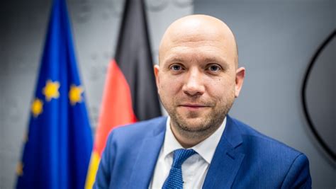 Немачки изасланик поново у Приштини Курти упорно тражи санкције за Србију ИН4С