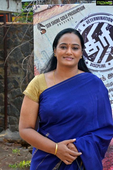 Anupama Kumar Eghantham Actress Blue Saree Gethu Cinema