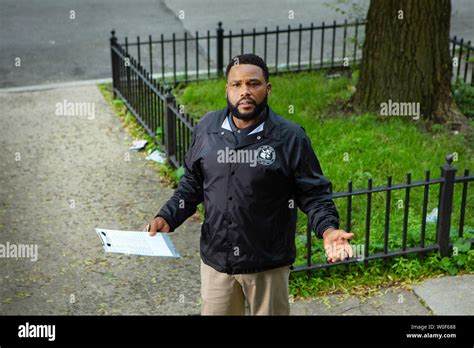 Beats Anthony Anderson 2019 Ph Adrian S Burrows Sr © Netflix Courtesy Everett