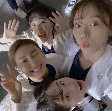 룽 On Twitter 삶이우울하고울적하고장마철같을때는이걸봐야만 0lreanisao Twitter