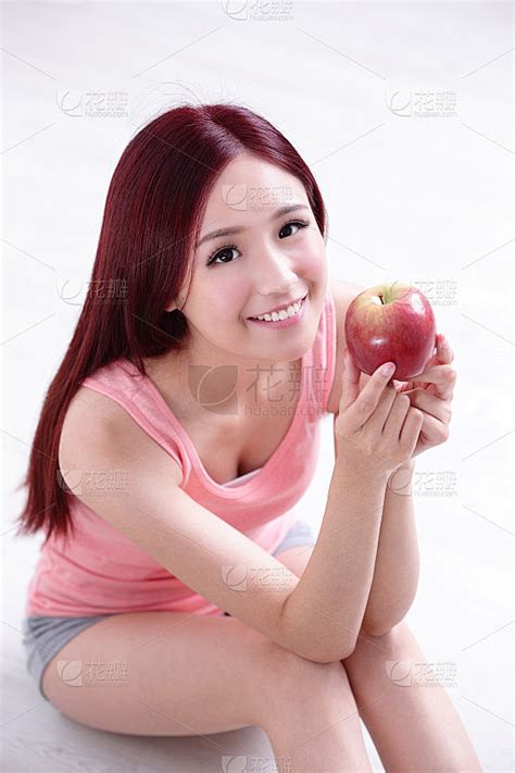 健康女孩喜欢苹果