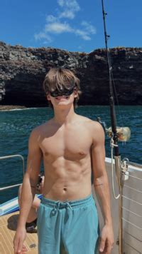 Johnny Orlando Page Lpsg