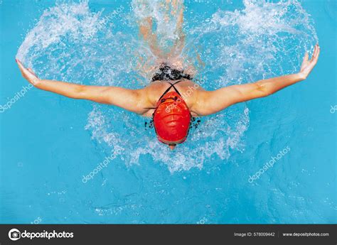 Butterfly Swimming Technique Live Portrait Young Woman Swimmer Swimming