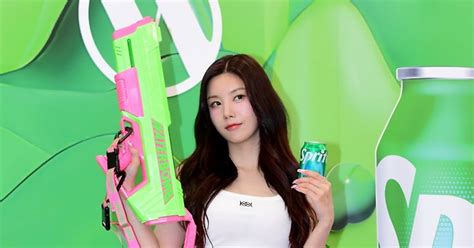 [포토] 권은비 워터밤 여신의 매혹적인 눈빛