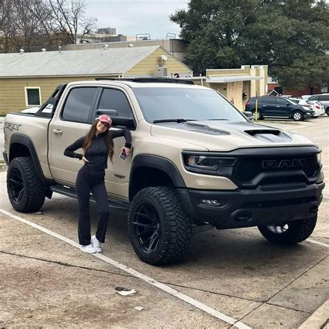Pin By Yeni On Camionetas 😍 Dream Cars Jeep Cars Luxury Cars