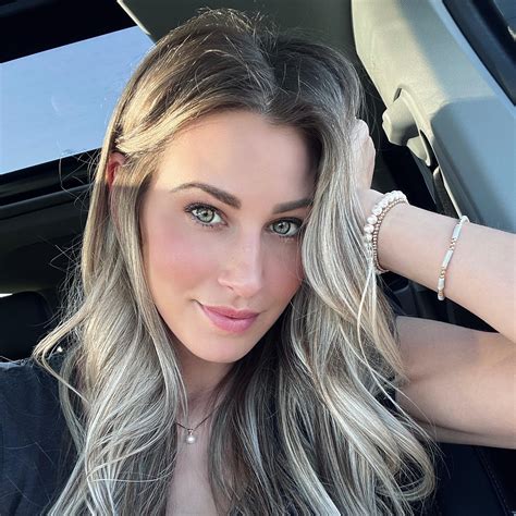 Dakota Roses Amazon Page